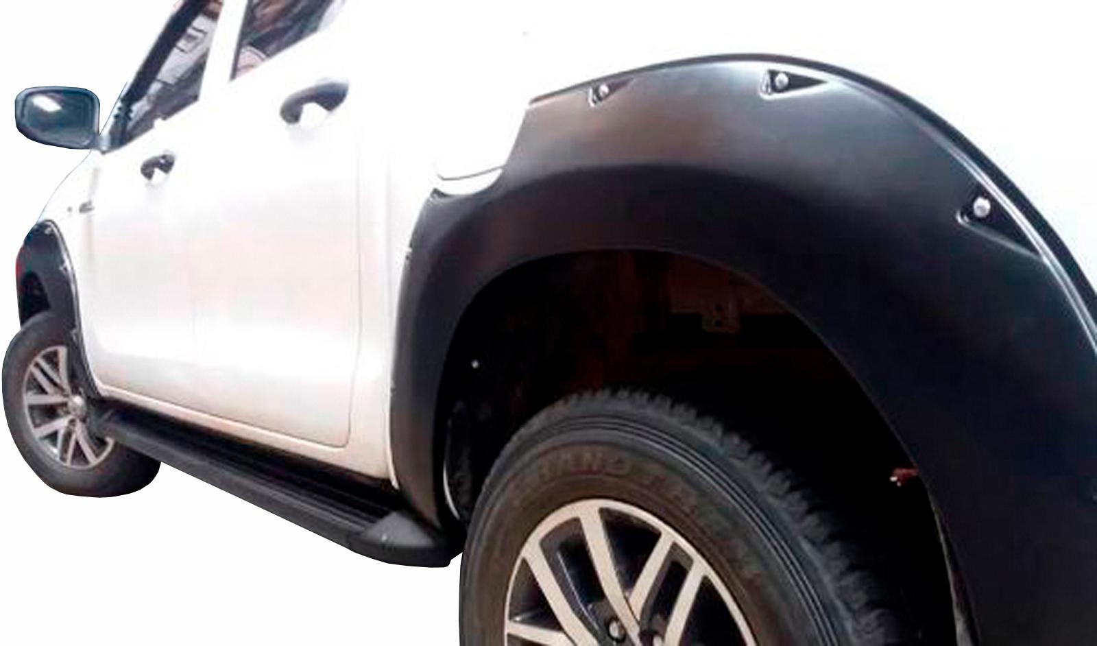 Fenders Sunz C/Agujeros Plástico Toyota Hilux 2015+ Negro - ProtecCar