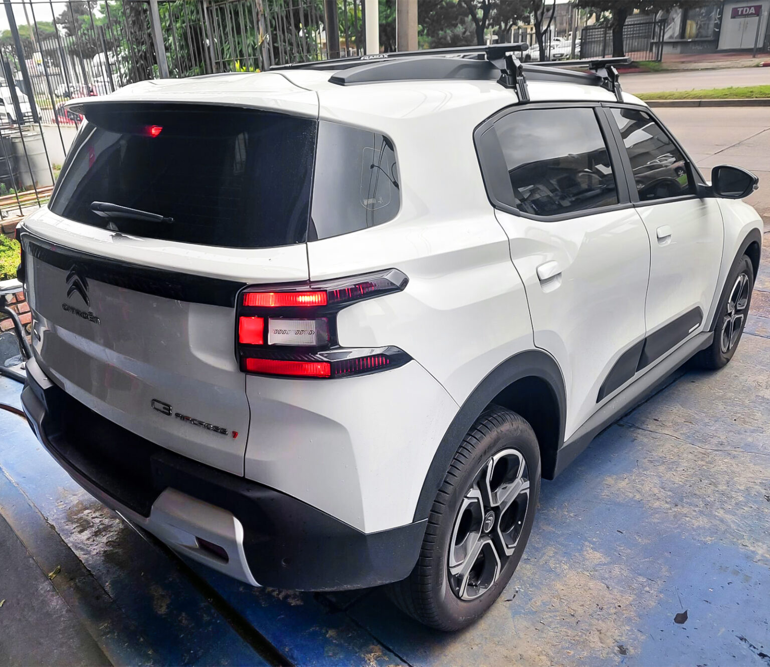 Barras De Techo Eqmax Acero Negro Citroën C3 Aircross 2024+ - ProtecCar